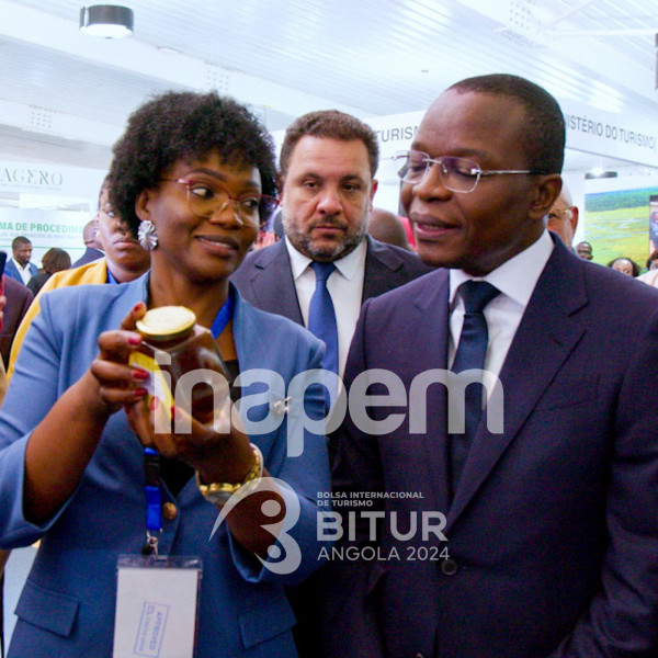 Ministro de Estado e Chefe da Casa Civil visita exposição do INAPEM na ...