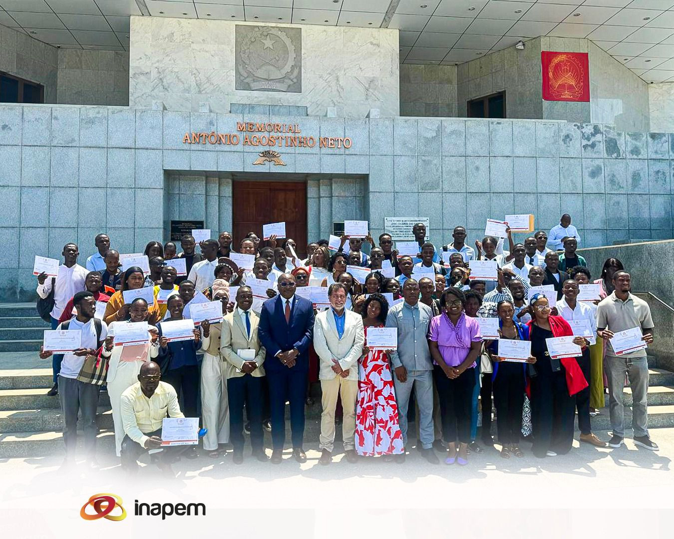 Mais de 300 empreendedores de Luanda capacitados em gestão de pequenos ...